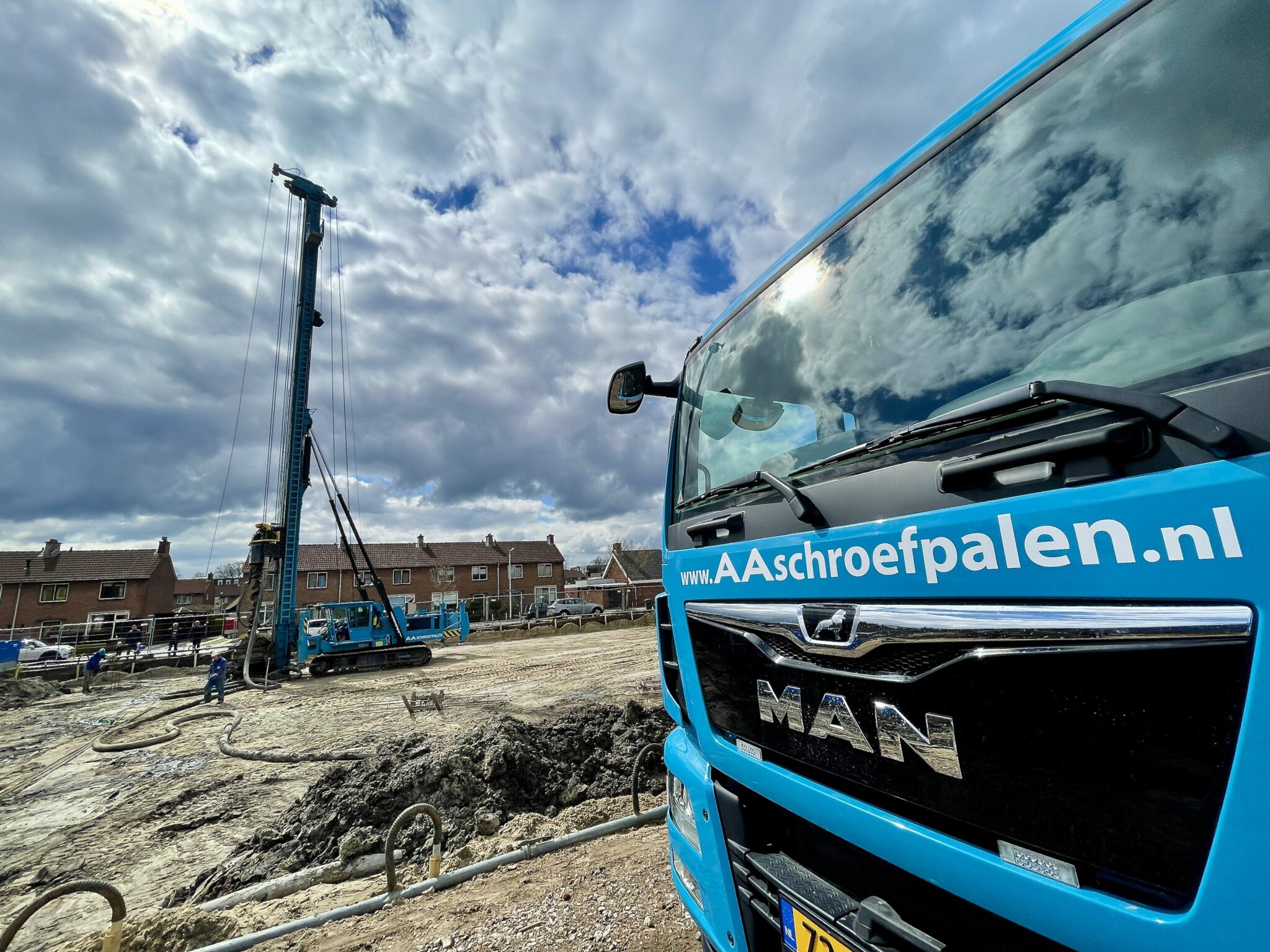 Trillingsvrije schroefpalen & vloerpalen | AA Schroefpalen